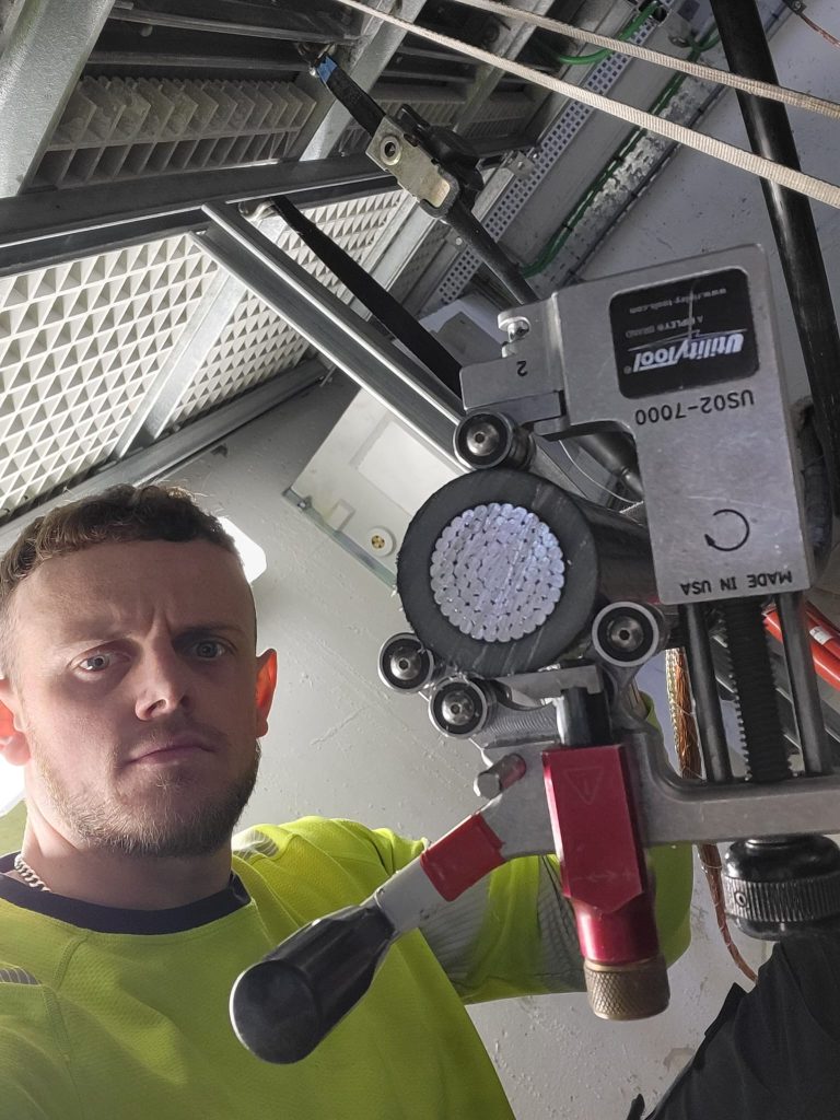 33kV Cable Termination | Stripping Sheath Bonded Aluminium Screen