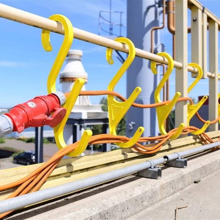 Double Cable Hooking | Hooks for Cable Management & Safety